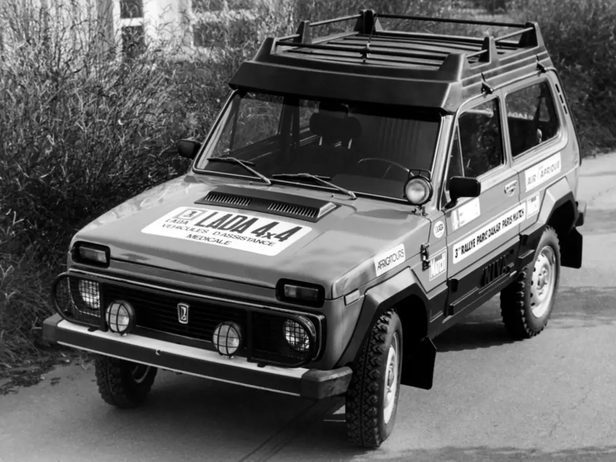 Lada_4x4_niva_pos-dakar_rally_sassistance_by_poch_1.jpg.