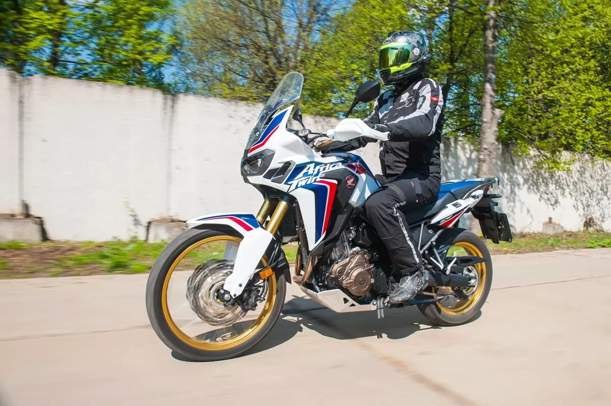 Здрастуй, «Африка»: тест-драйв Honda CRF1000L Africa Twin 42936_30