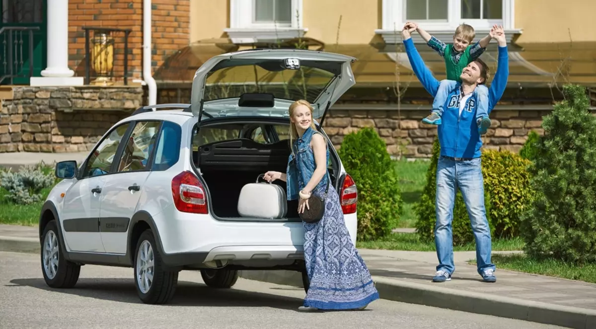 Family_Lada_kalina_cross_04.jpg.