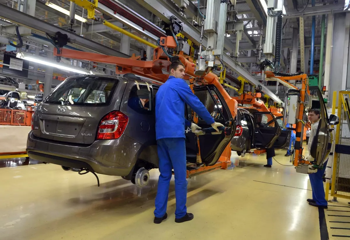 Les voitures LADA sont fabriquées conformément au calendrier de production