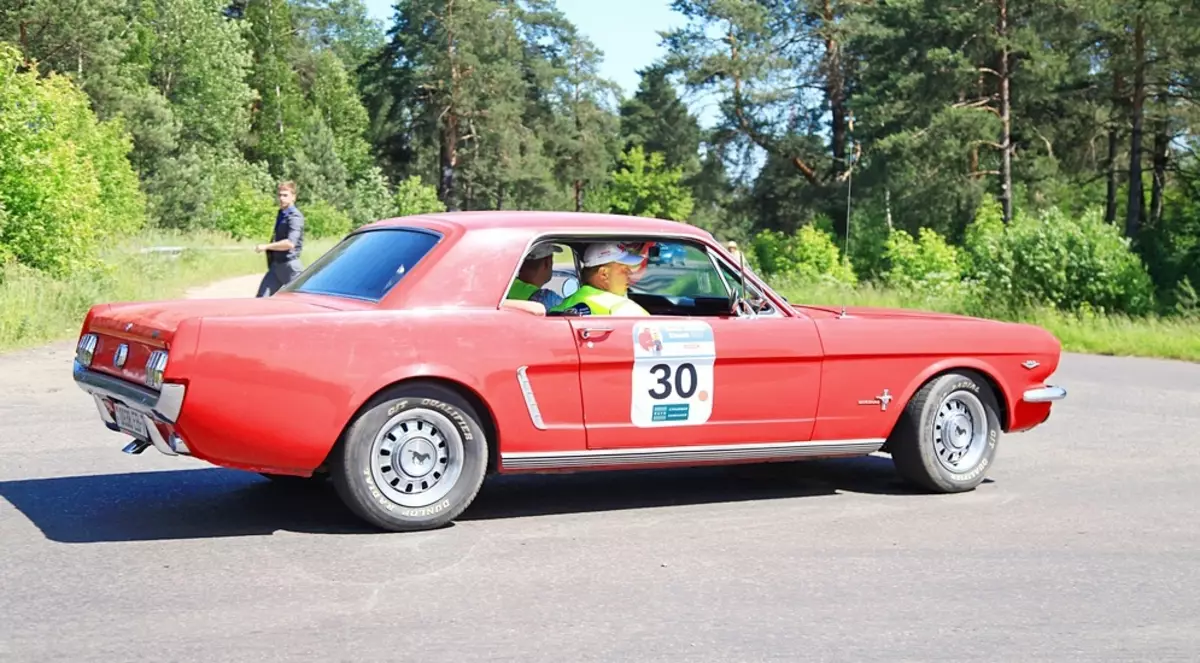 Bosch Moskau Klassik na poligonu FSO: borbeni mod za Oldtimeters 436_2