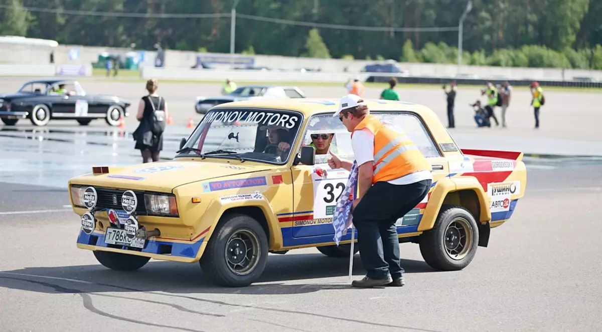 Bosch Moskau Klassik na poligonu FSO: borbeni mod za Oldtimeters 436_39