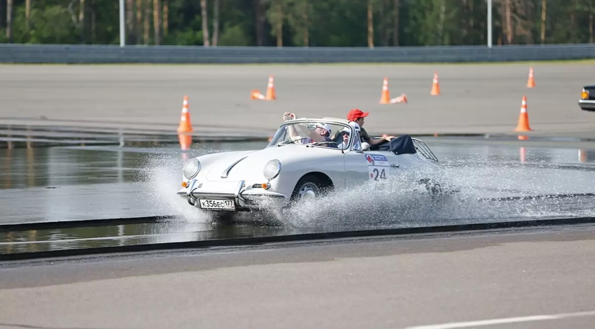 Bosch Moskau Klassik na poligonu FSO: borbeni mod za Oldtimeters 436_53