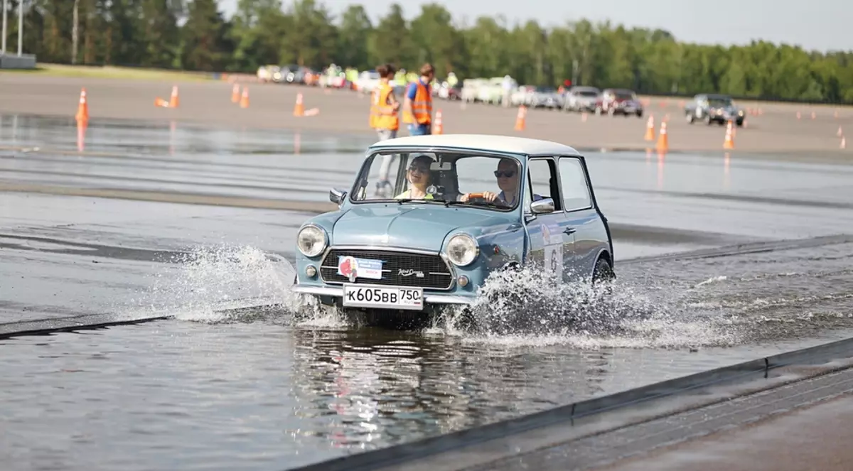 Bosch Moskau Klassik na poligonu FSO: borbeni mod za Oldtimeters 436_54