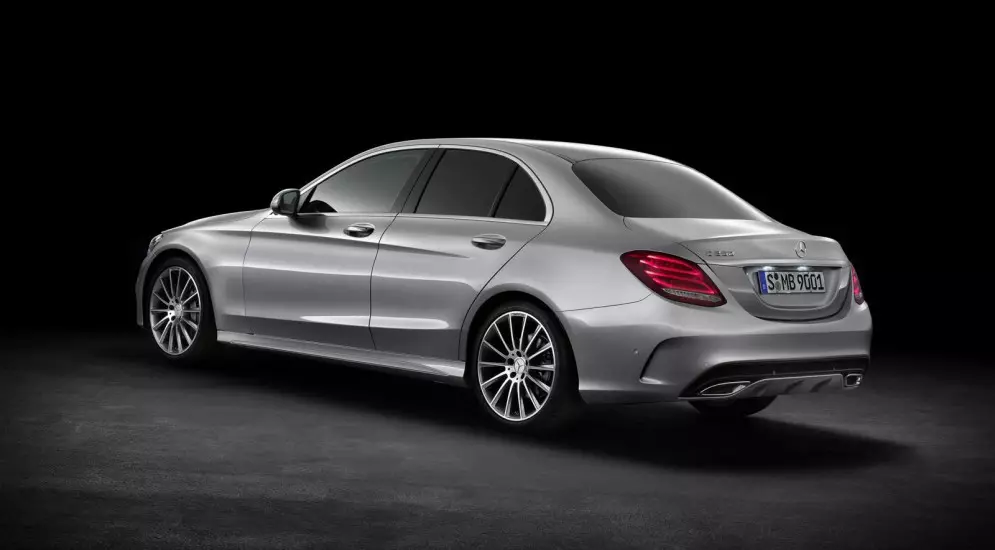 I-MECEDESS Mercedes-Benz C-Class izofinyelela emashalofini ekuqaleni kuka-2015 4483_3