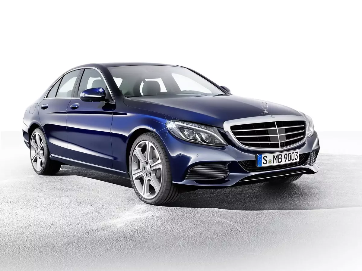 I-MECEDESS Mercedes-Benz C-Class izofinyelela emashalofini ekuqaleni kuka-2015 4483_5