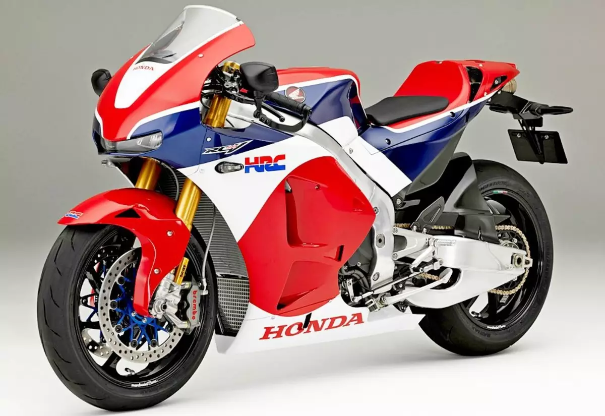 Балід Moto GP кожнаму: Honda RC213V-S па кошце самалёта