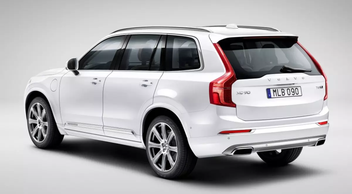 Iray amin'ireo Volvo XC90 vaovao voalohany dia handray ireo mpividy Rosiana 4712_11