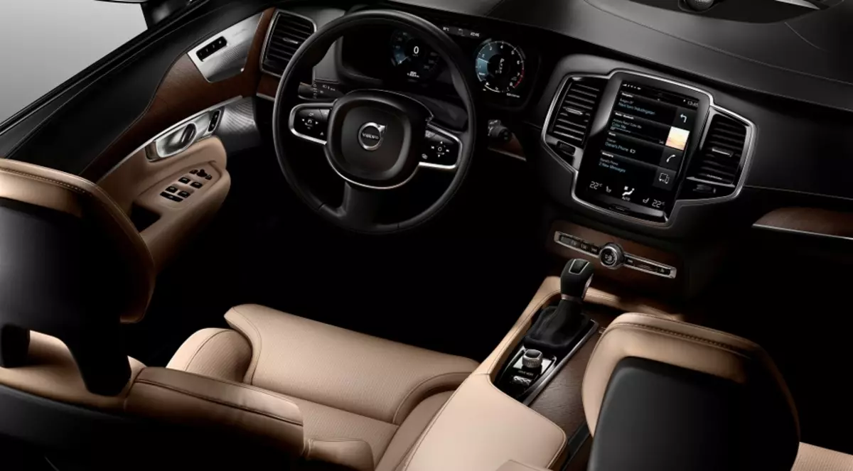 One of the first new Volvo XC90 will receive Russian buyers 4712_6