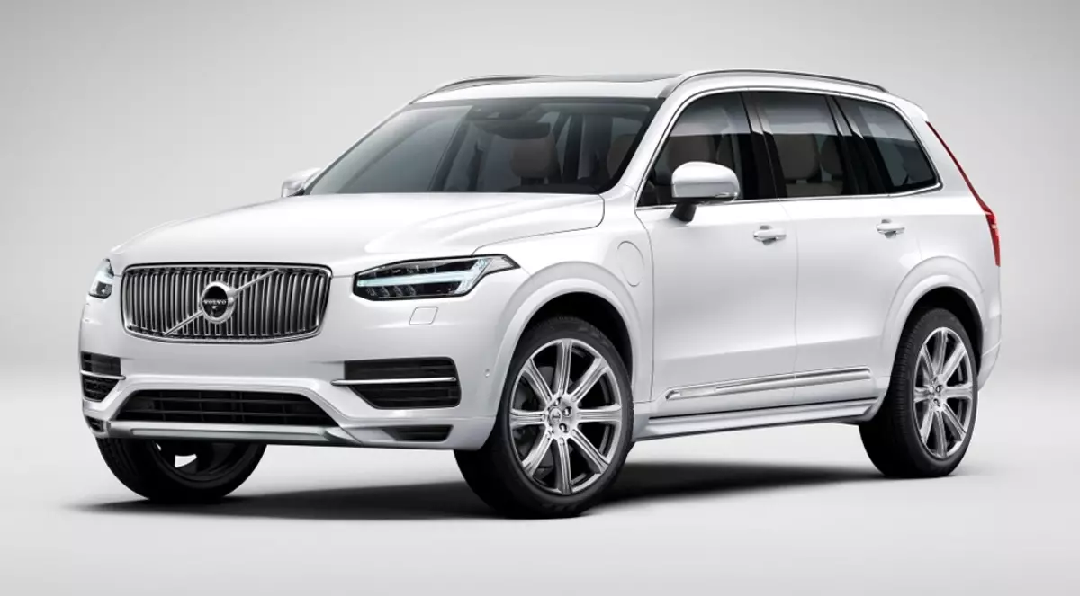 Ang isa sa mga unang bagong Volvo XC90 ay makakatanggap ng mga mamimili ng Russia 4712_9