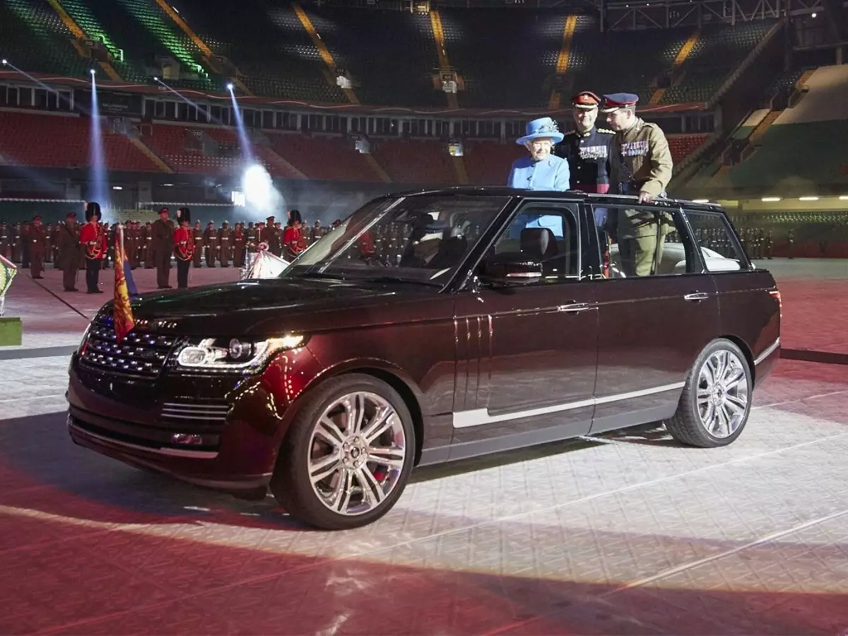 Land Rover Gave the Queen Hybrid SUV-Convertible