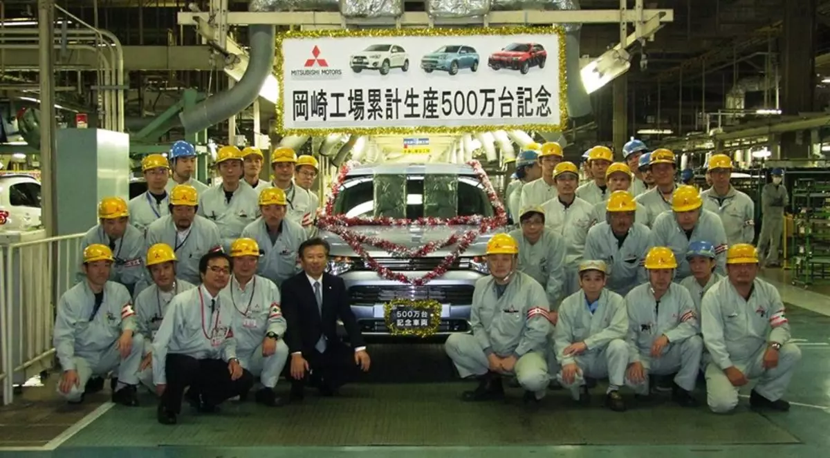 Mitsubishi Outlander Phev стана пет милионна марка за автомобили 4921_1