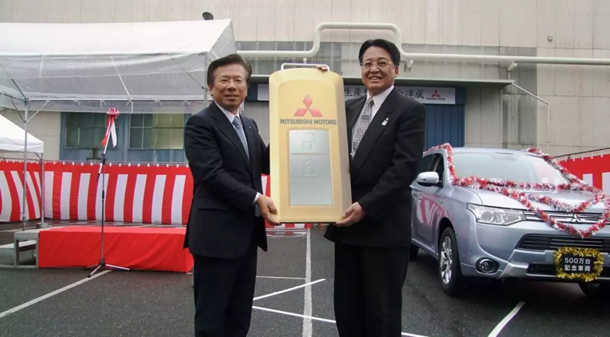 Mitsubishi Outlander Phev стана пет милионна марка за автомобили 4921_2