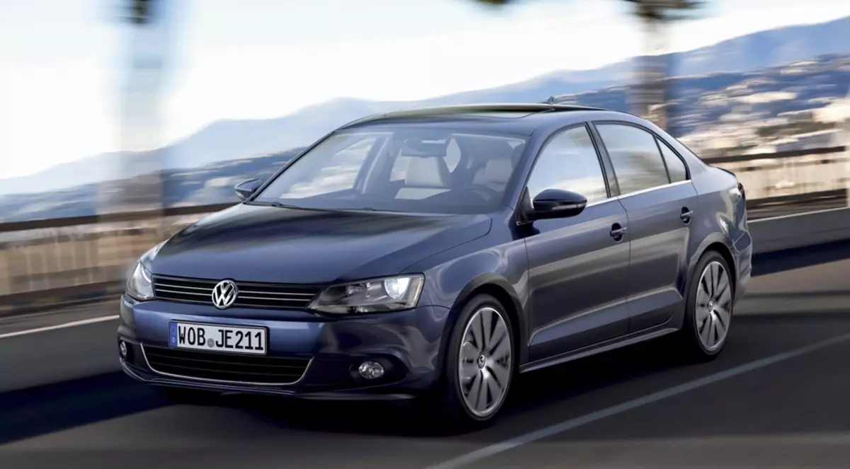 Volkswagen tutvustas Golf GTI stiilis 210-tugevat jetta 501_3