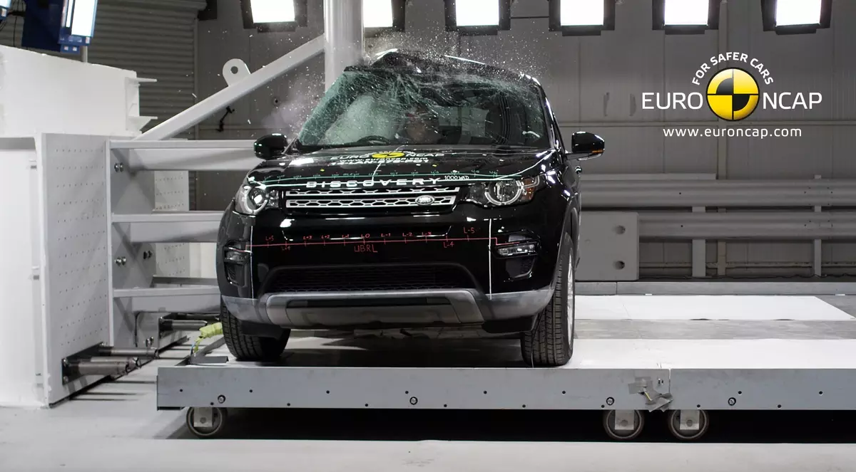 I-Porsche Macan, i-Discovery Sport neLexis NX sekuphenduke izivivinyo ezinhle kakhulu zokuphahlazeka kwe-Euro NCAP 5103_7