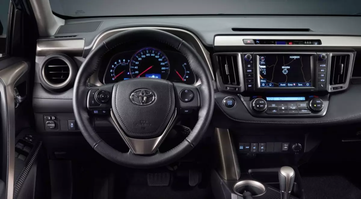 Toyota bestätegt Pläng fir d'Produktioun vun neie Rav4 a Russland 5144_4
