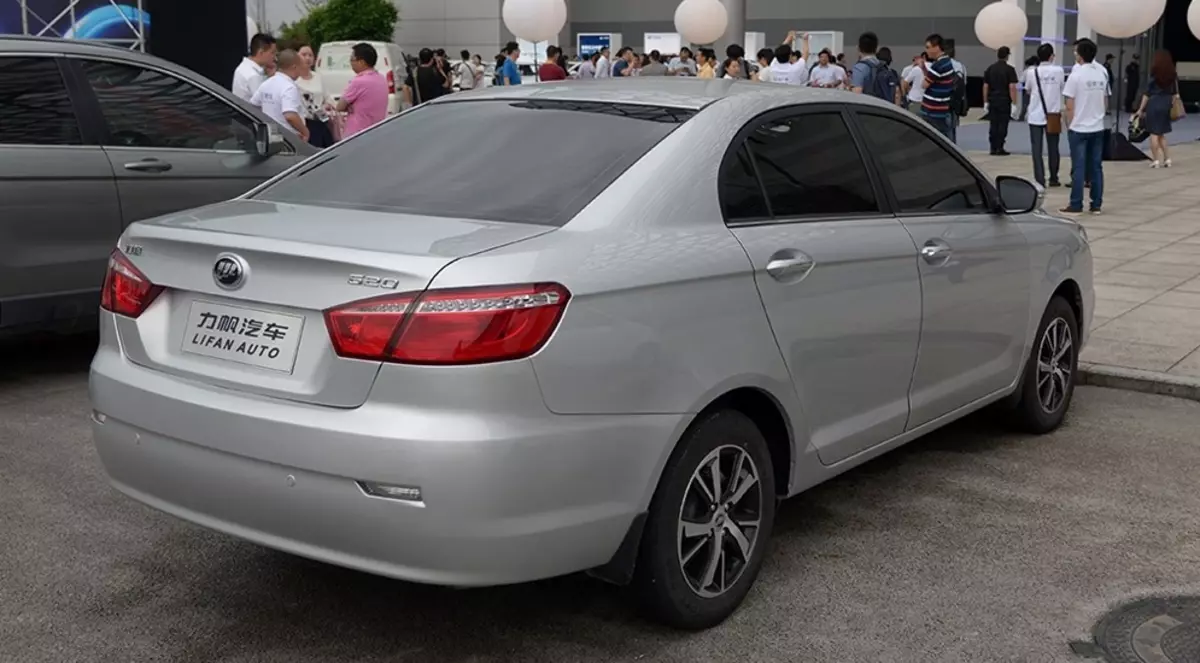 Lifan Solanano Second Generatioun gëtt a China gesinn ouni 