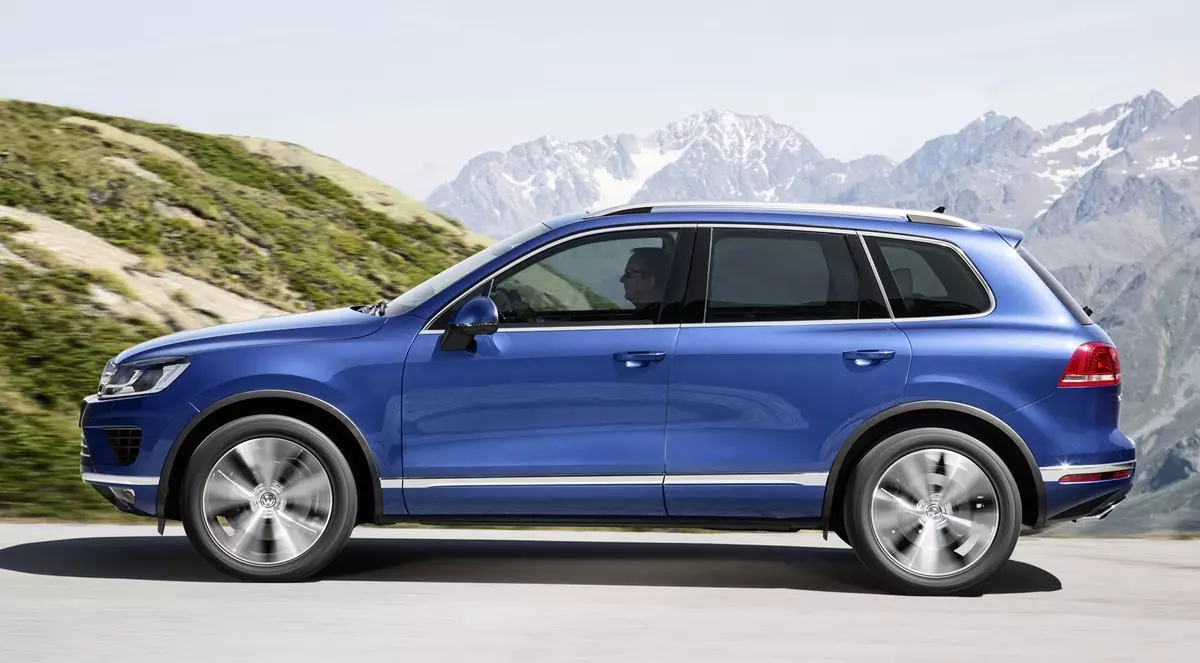 Uppdaterad Volkswagen Touareg fick en rubelprislapp 5251_2