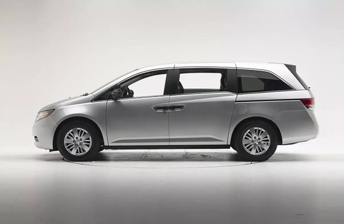 2014_honda_odyssey_studio_pre_crash_image_800-600.jpg.