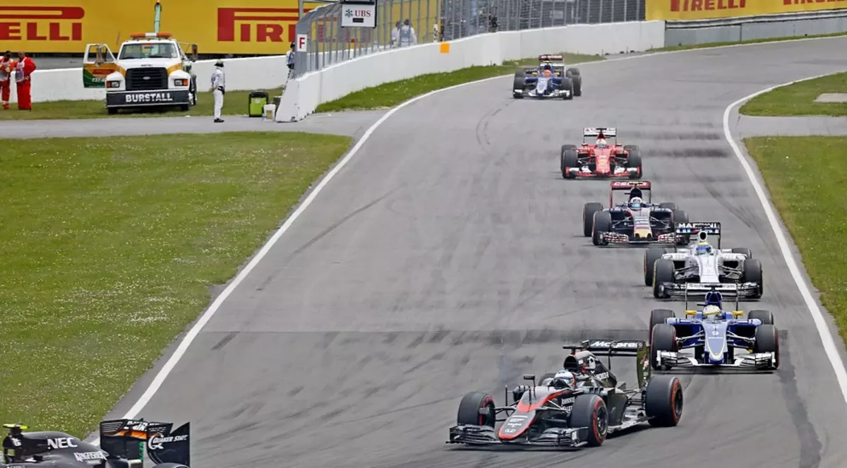 Postarejte se o zvířata nebo Canada Grand Prix 2015 553_14