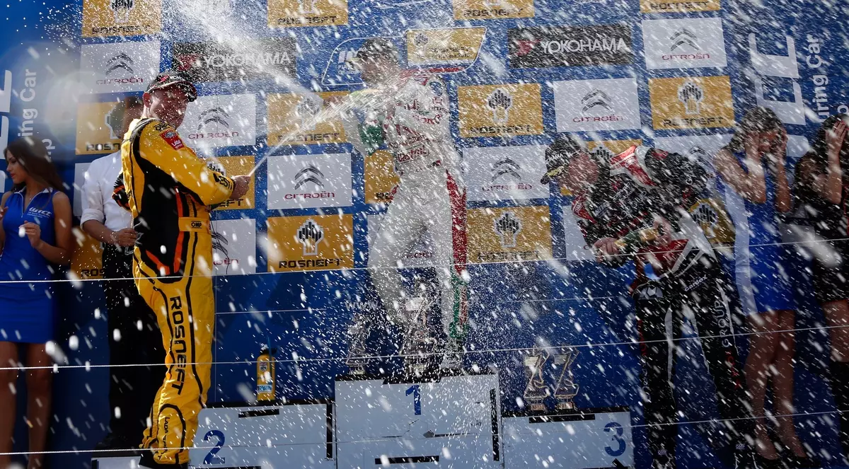 LADA Sport Rosneft a pris le premier podium de la Saison WTCC-2015 556_2