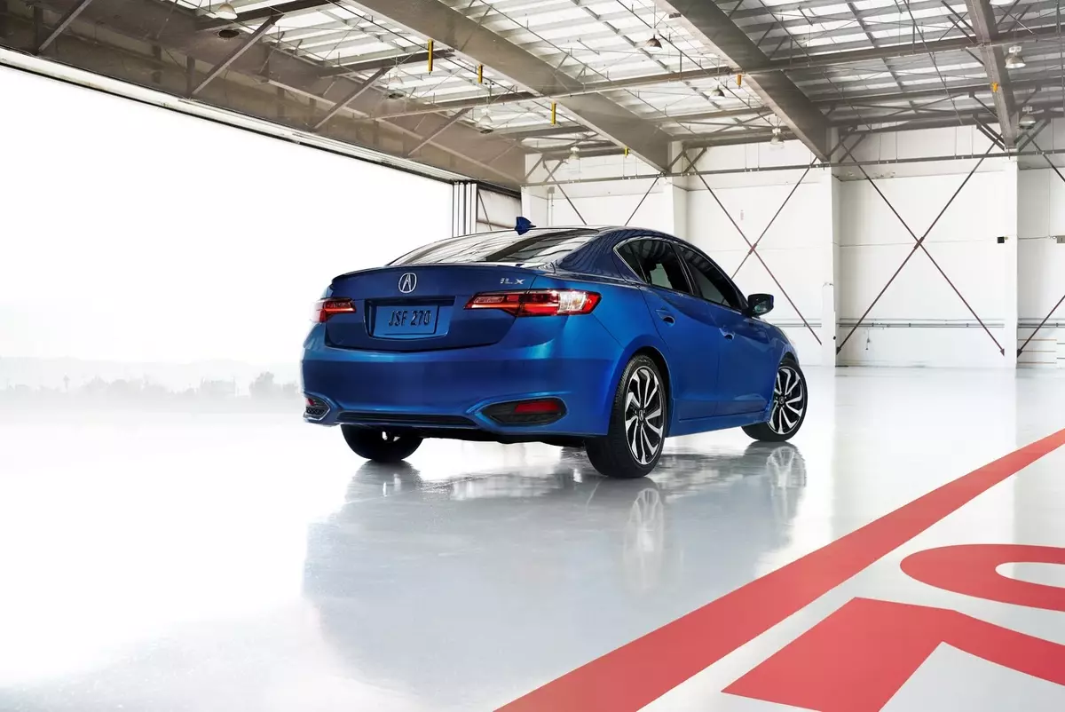 Acura zeigte Facelifting Sedan Ilx 5734_3