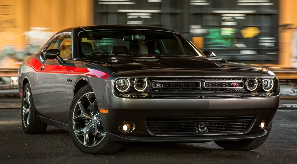 Dodge Challenger 