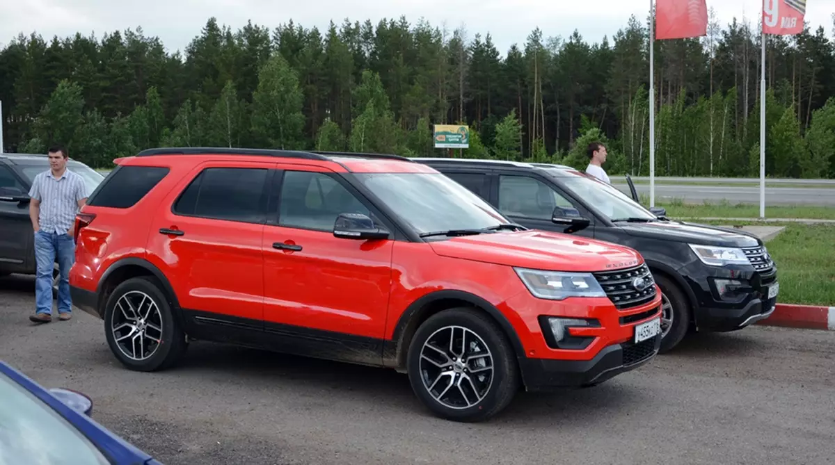 Actualizat Ford Explorer "aprins" în Tatarstan. Fără camuflaj