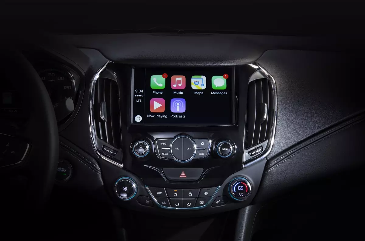 2016-chevrolet-cruze-Apple-carplay-002.jpg