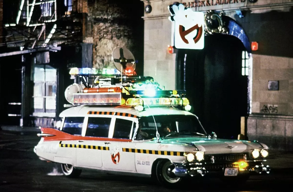 24_ecto-1A-Ghostbusters-33868644-1280-839.jpg