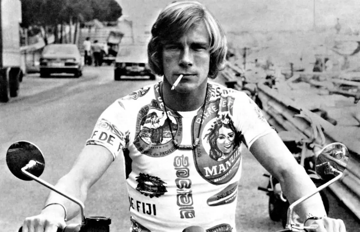 James Hunt ma le tala o le tasi cenmbion Key: Feusuaiga, fualaau faasaina ma le fua faatatau 1