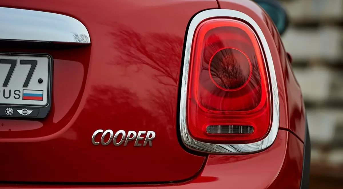 ທົດສອບ Drive Mini Cooper 5D: Fixter ໃນລົດເຂັນ! 6173_5