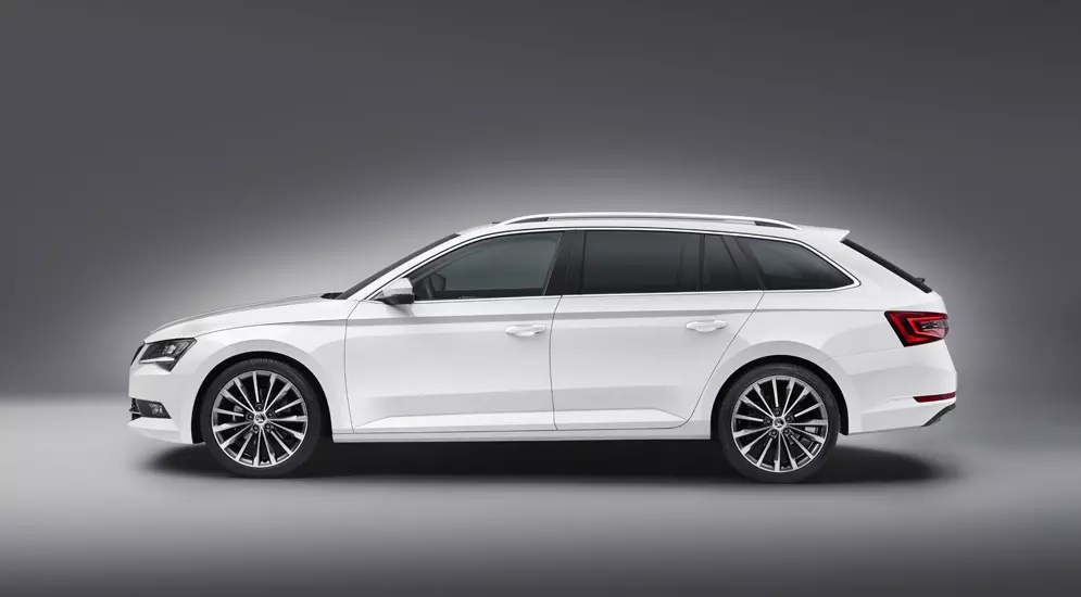 Skoda Superb Combi berriarentzako britainiar prezioak ezagun egin ziren 622_2