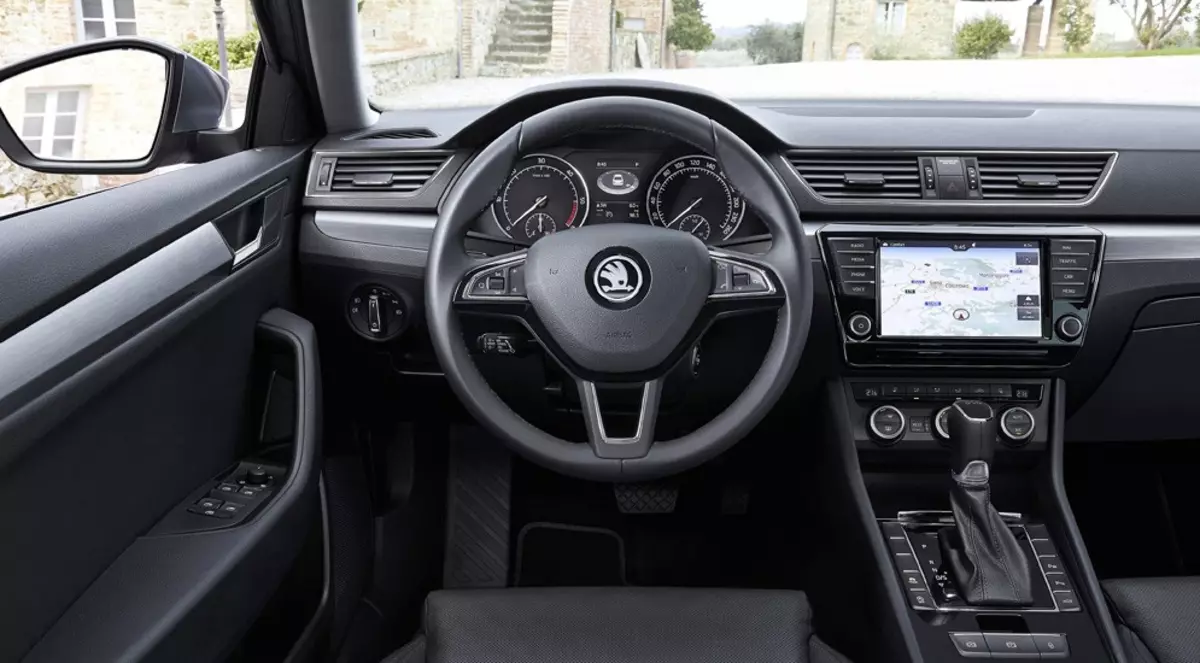 Skoda Superb Combi berriarentzako britainiar prezioak ezagun egin ziren 622_5