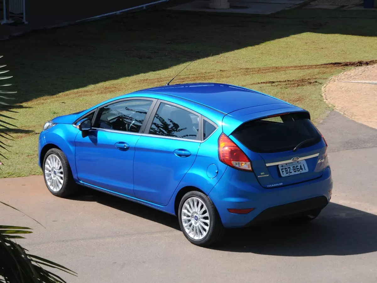 Ford_fiesta_5-deur_br-spec_20.jpeg