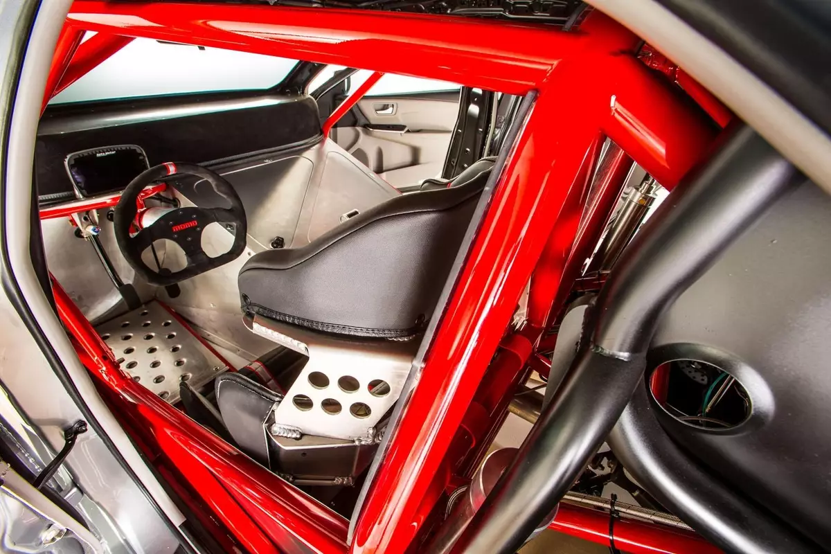 Toyota Camry hizo más poderosos supercars Ferrari y Lamborghini 6263_5