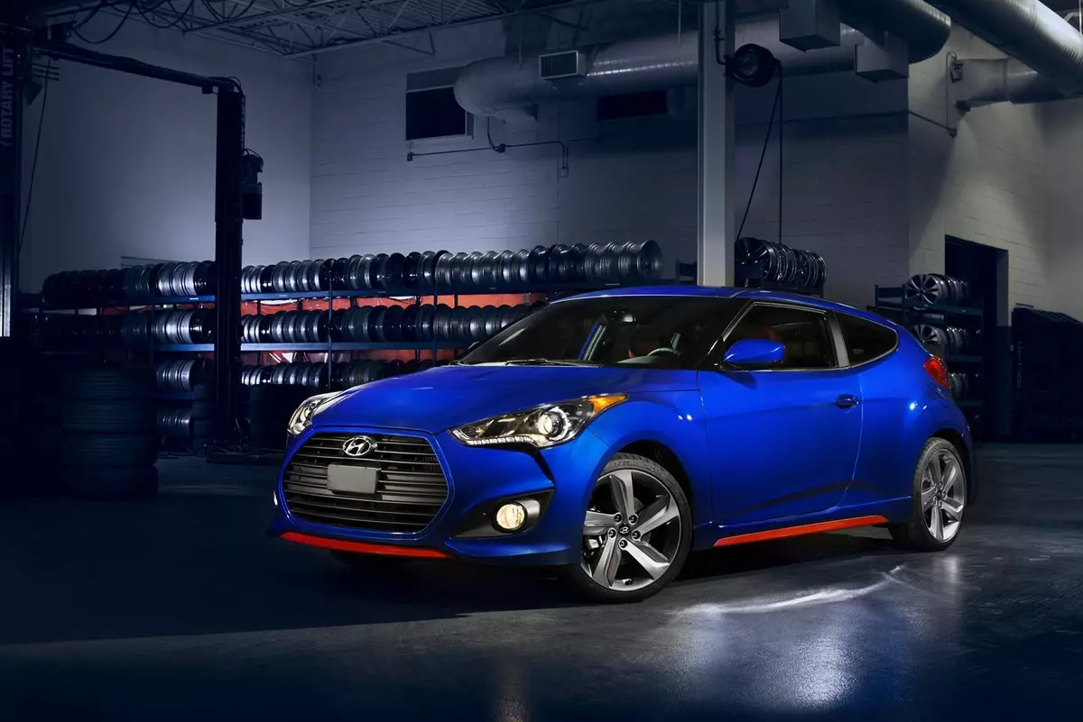 Blaðamenn fundu upplýsingar um Restyling Hyundai Veloster 6336_2