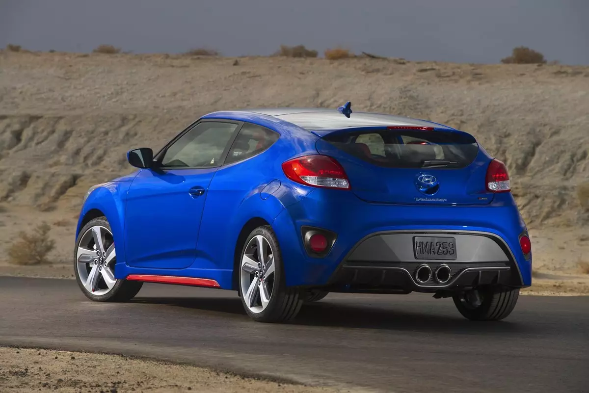 Blaðamenn fundu upplýsingar um Restyling Hyundai Veloster 6336_3