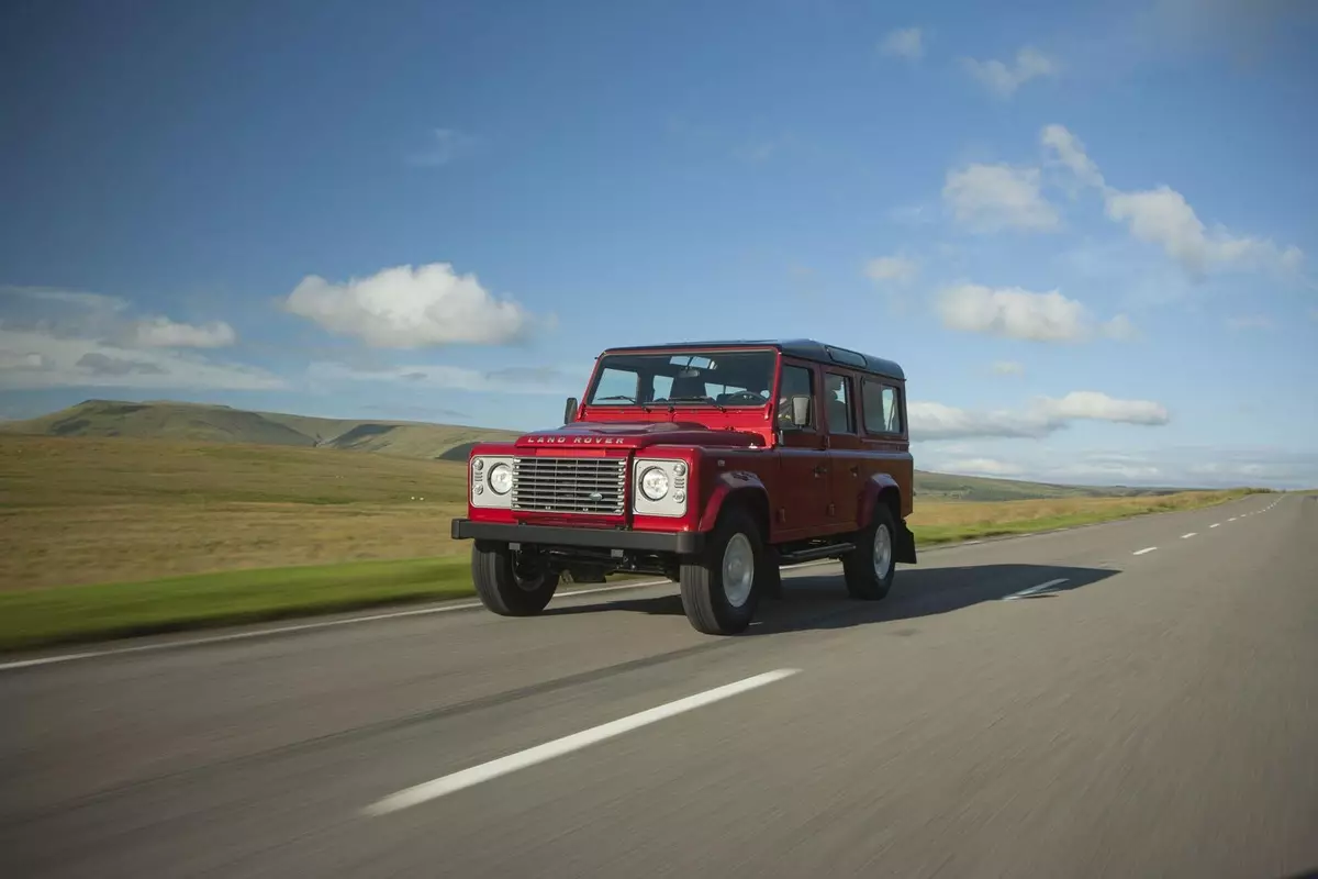 Il nuovo Defender Land Rover sarà rilasciato nel 2016 6369_2
