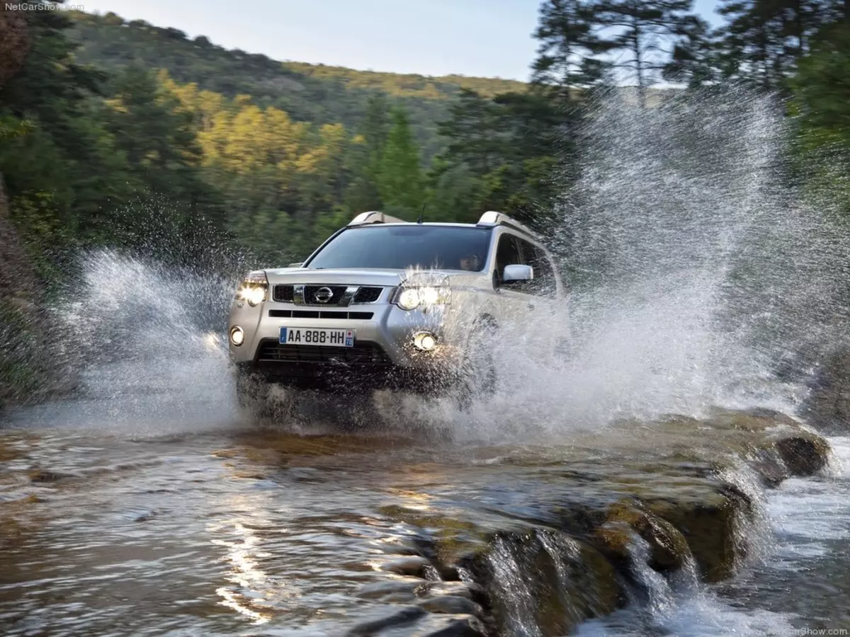 Novo Dongfeng todo o día resultou ser unha copia de Nissan X-Trail 6518_6