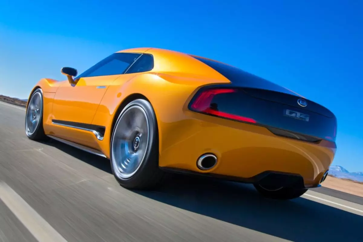 Намоиш KIA kia gt ва gt4 Stinger ба истеҳсоли оммавӣ меравад 6576_4