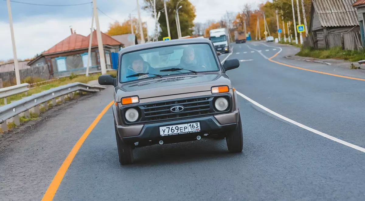 Avtovazは2015年にLADA 4x4都市の5,000コピーをリリースする予定です 6628_4