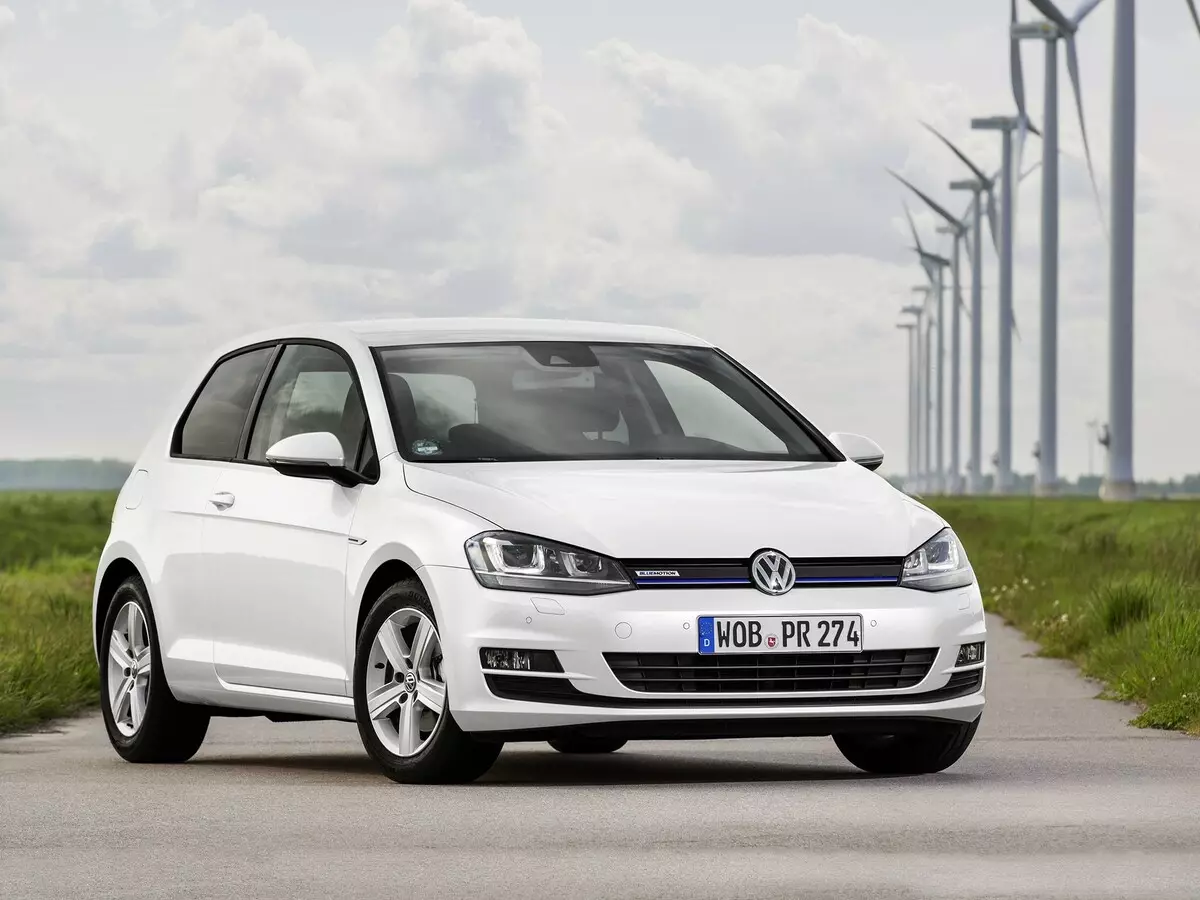 Yeni VW Golf Tsi BlueMotion "Yüz" üzərində "yeyir"