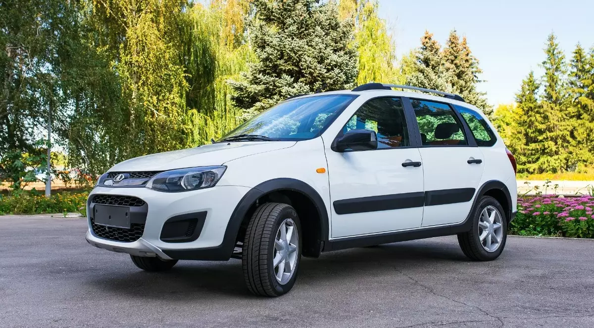 Avtovazは、新しいLADA 4X4都市とLADA Largus Crossの価格タグを書き換えます 6938_11