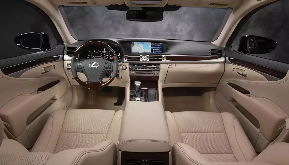 Lexus, LS Sedan'ı yeniden üretti 6974_3