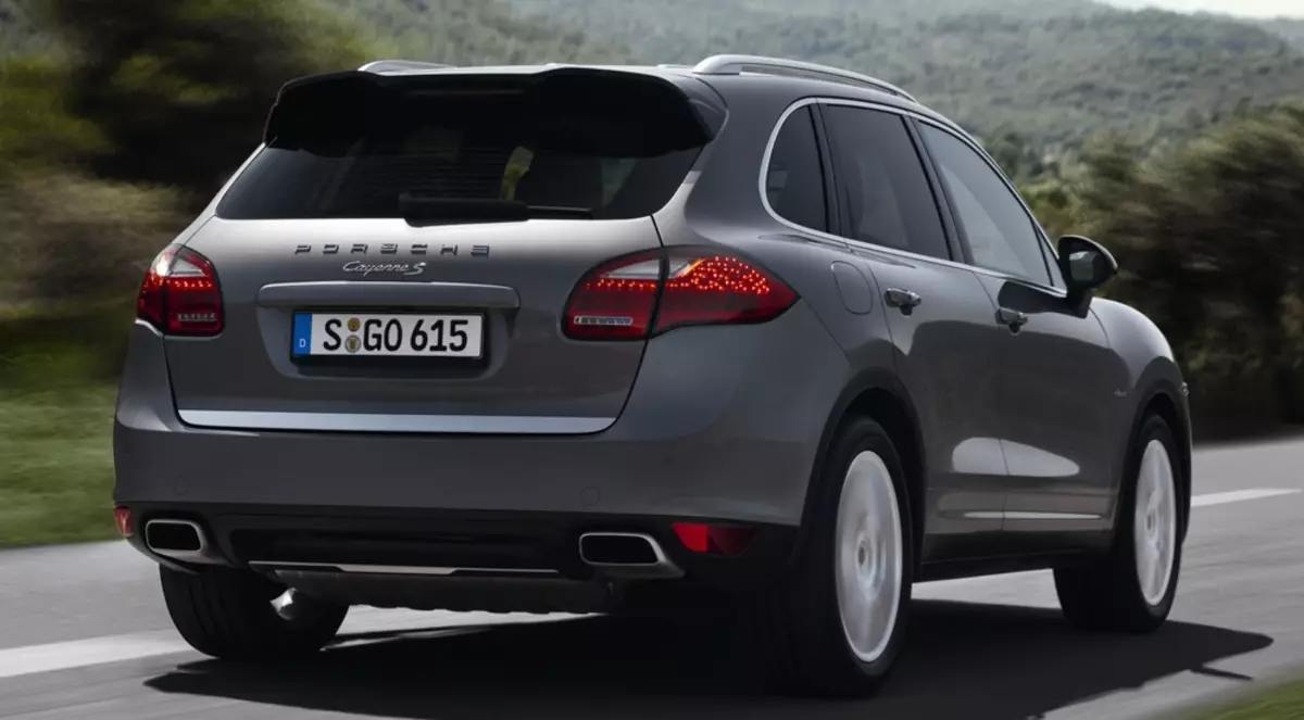 VW Touareg kaj Porsche Cayenne fariĝis viktimoj de 