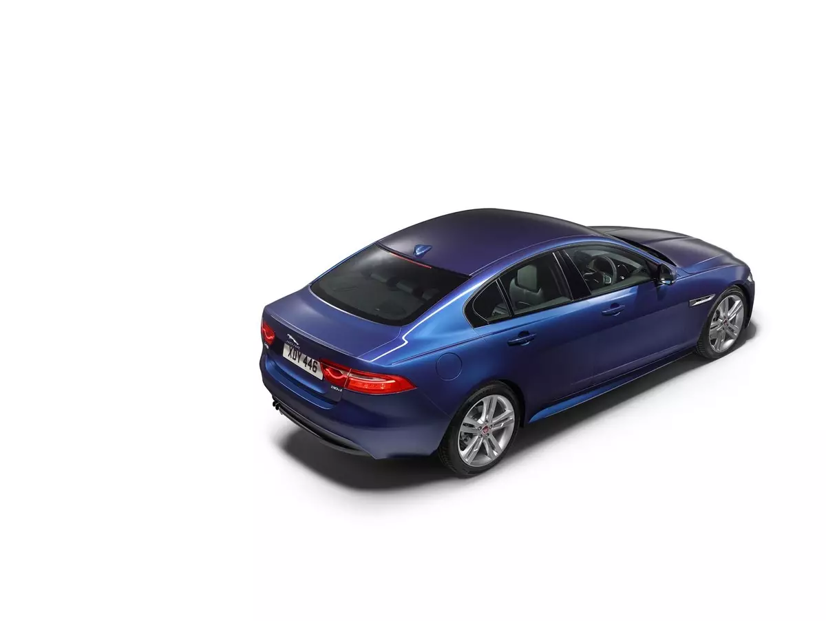 Jaguar дар асоси як sedan XE-ҳо ва купе месозад 7549_3