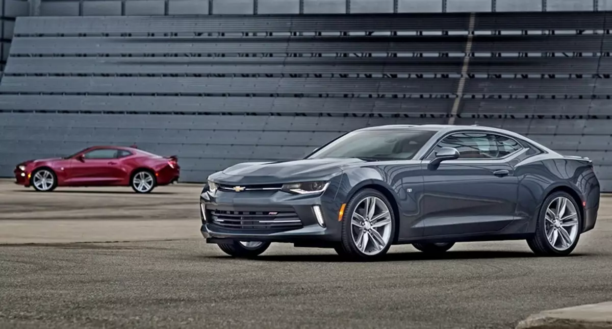 Novi Chevrolet Camaro: četverocilindrični ponija ili šest-litarsko čudovište? 780_2