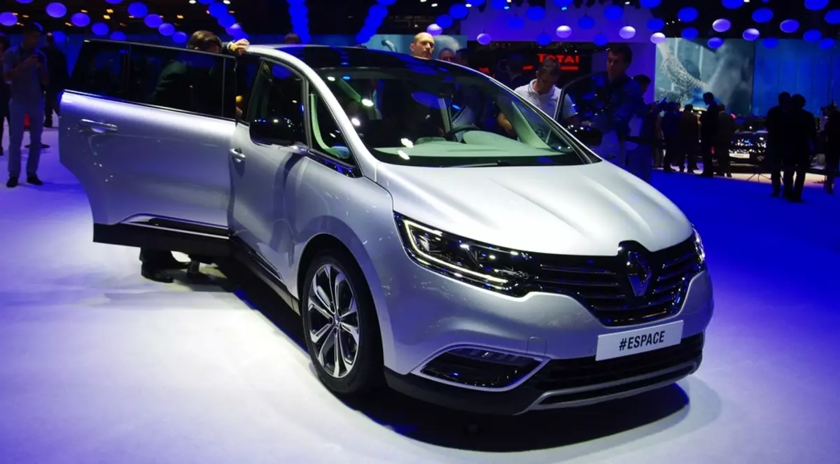 Premieres dari Paris Motor Show, yang paling mahal di Rusia 7990_8