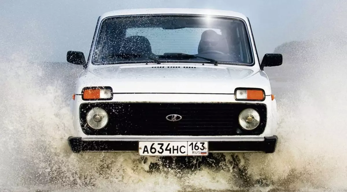 SUV Lada 4x4 သည်ရုရှား၏အလယ်တန်းဈေးကွက်၏ခေါင်းဆောင်ဖြစ်သည် 825_3